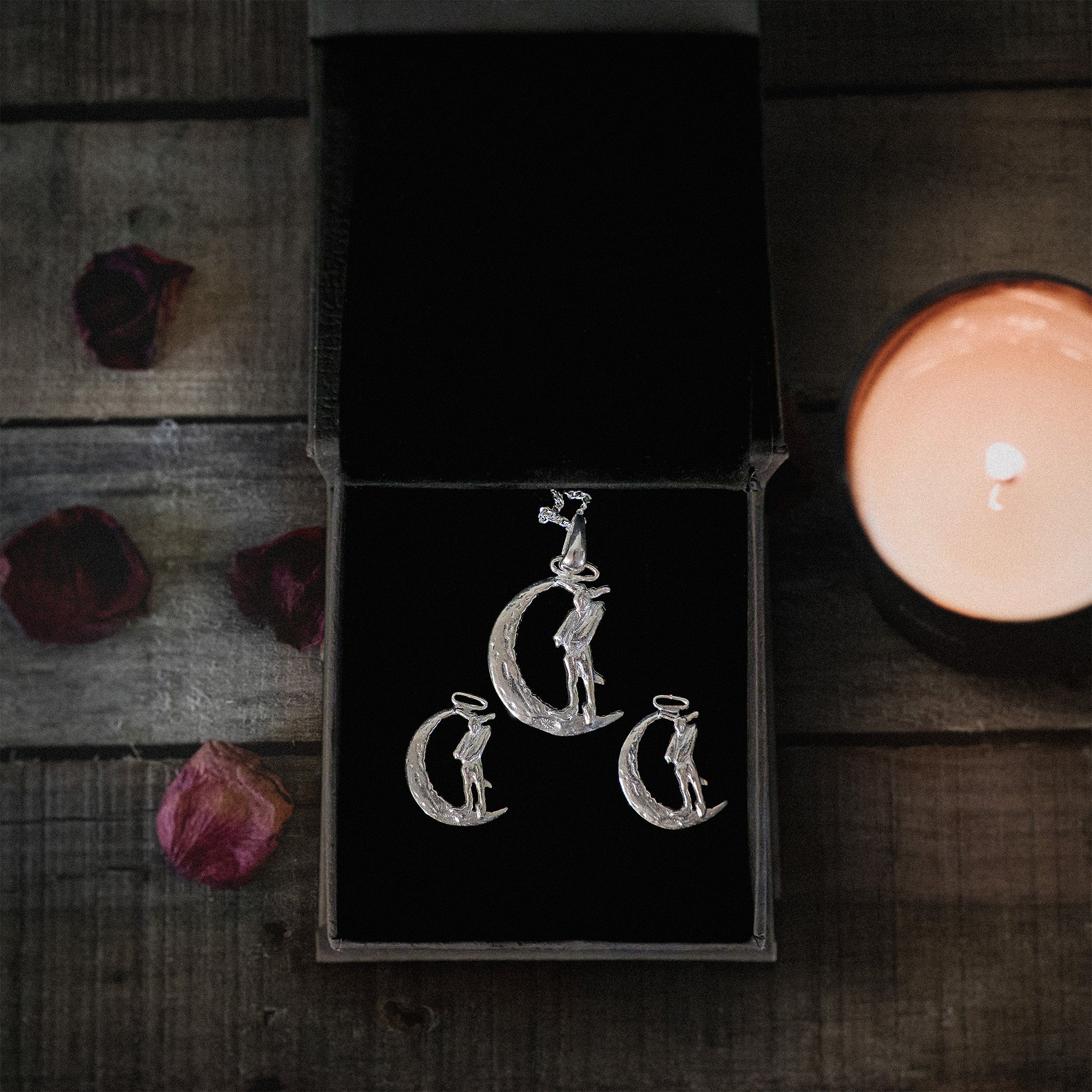 Jewellery – Never Fear Truth